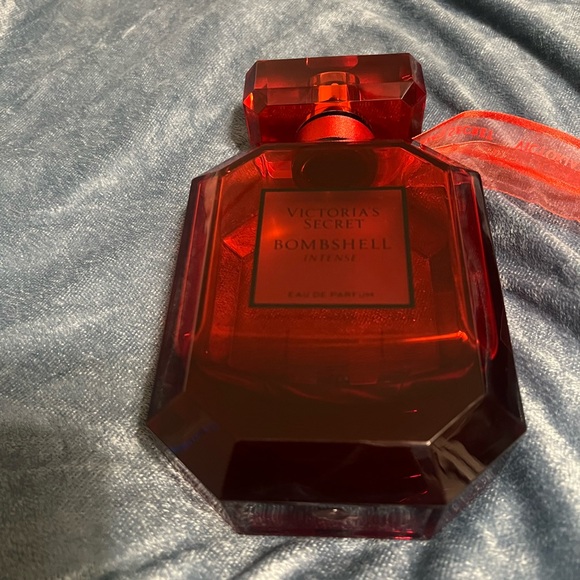 Victoria's Secret | Accents | Victorias Secret Bombshell Intense ...